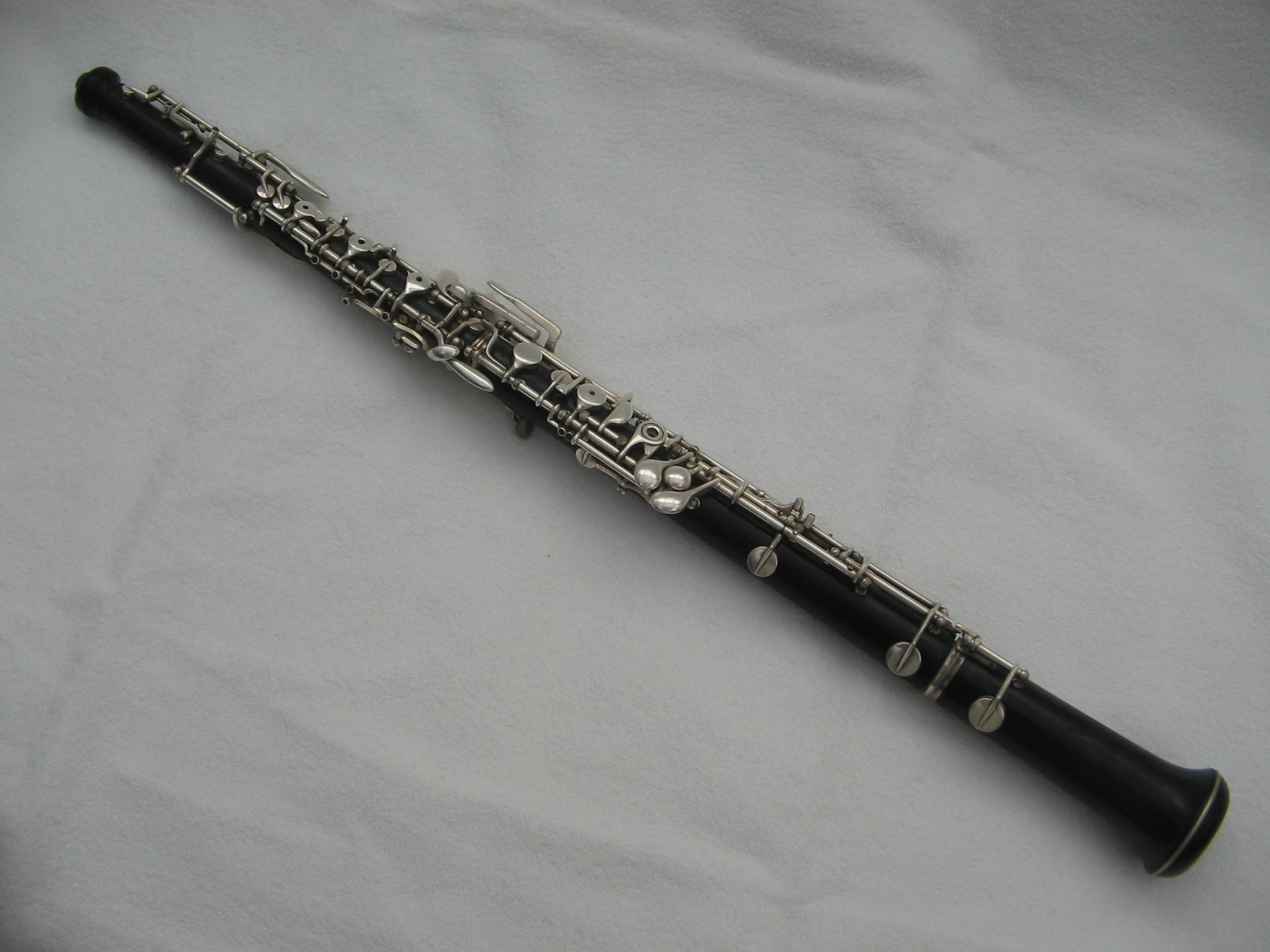 Oboe italiano, 1895 ca., costruttore "Maino e Orsi" Milano, 3 pezzi in ...